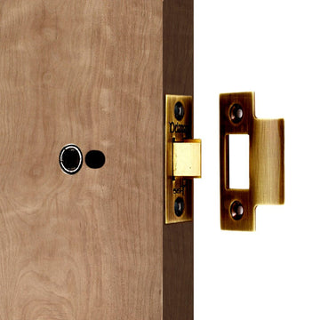 Standard tubular latch in two sizes, 65mm or 75mm for internal doors.